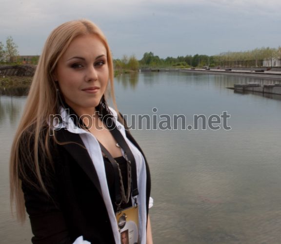 Фото новости Персоны. Певица Alyosha - УНИАН