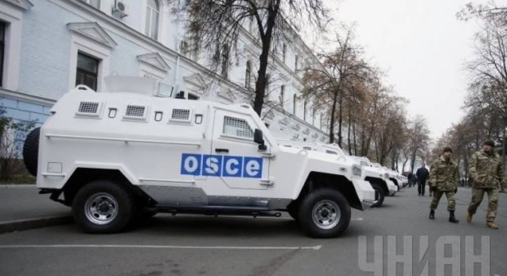 Britain to provide OSCE mission in Ukraine with 10 armoured cars
