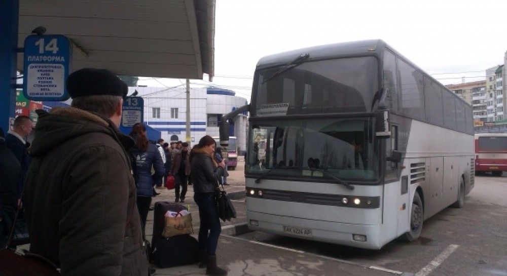 Media: Ukraine completely stops bus traffic to and from Crimea