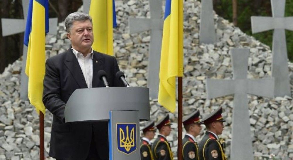 Poroshenko: Time for Ukraine to resolutely get rid of Communist symbols