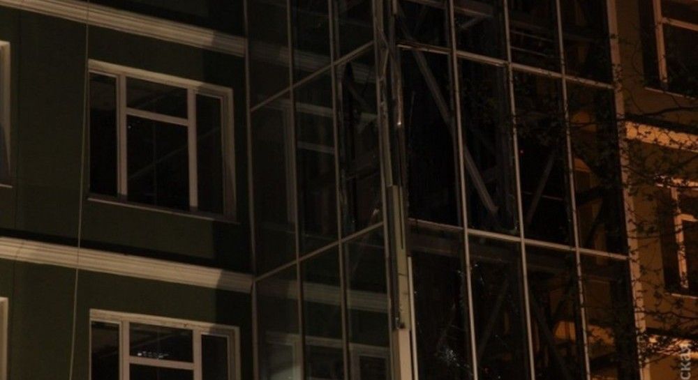 Explosion rocks Odesa Pivdennyi Bank's building late on Monday