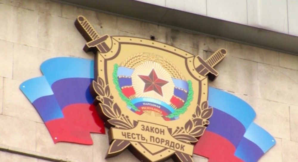 Fake riot staged against pretend monitors in occupied Luhansk | UNIAN