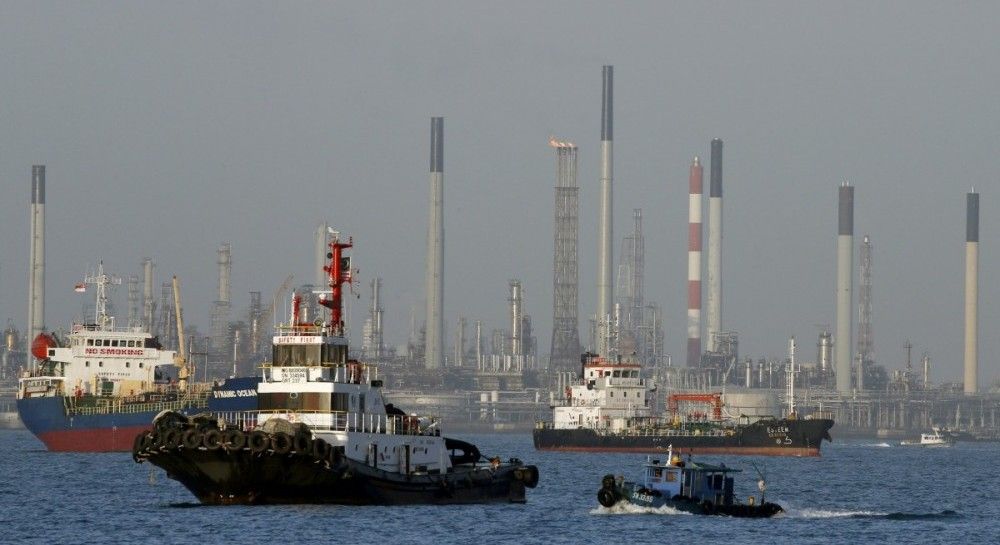 Reuters: Oil rises on U.S. crude stock draw, but prices remain weak | UNIAN