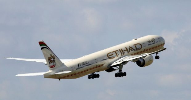 Boeing 777 имеет эти черные полосы на крыльях – для чего они на самом ...