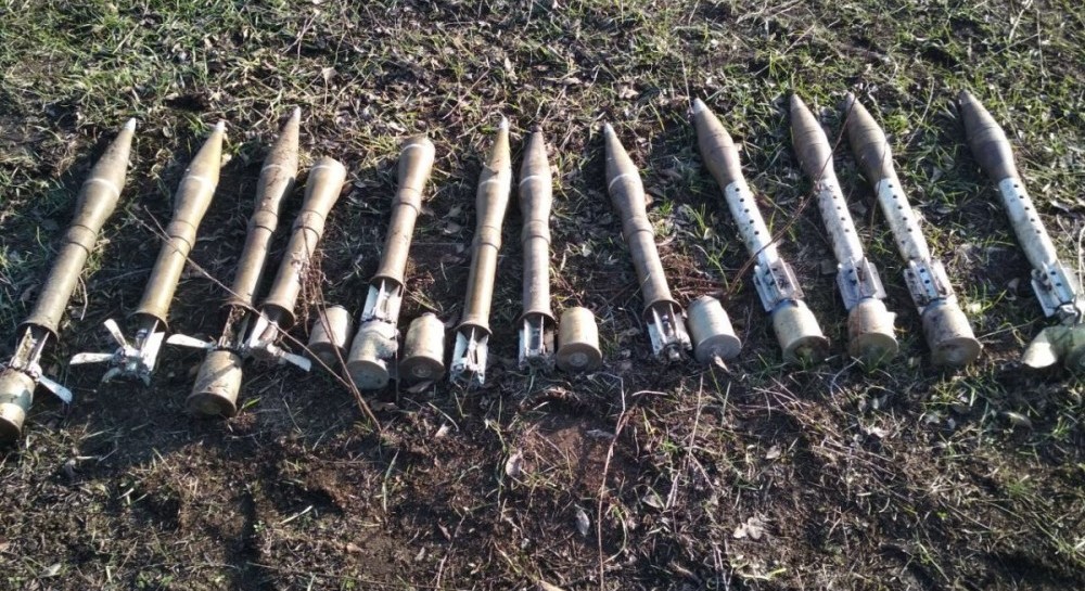 Border guards discover cache with Russian ammo in Donetsk region