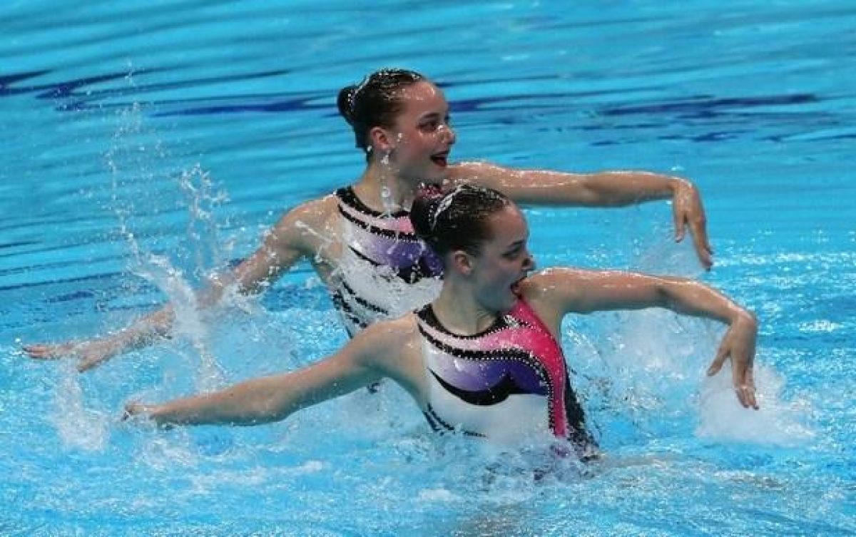 Synchronized Swimming Duets
