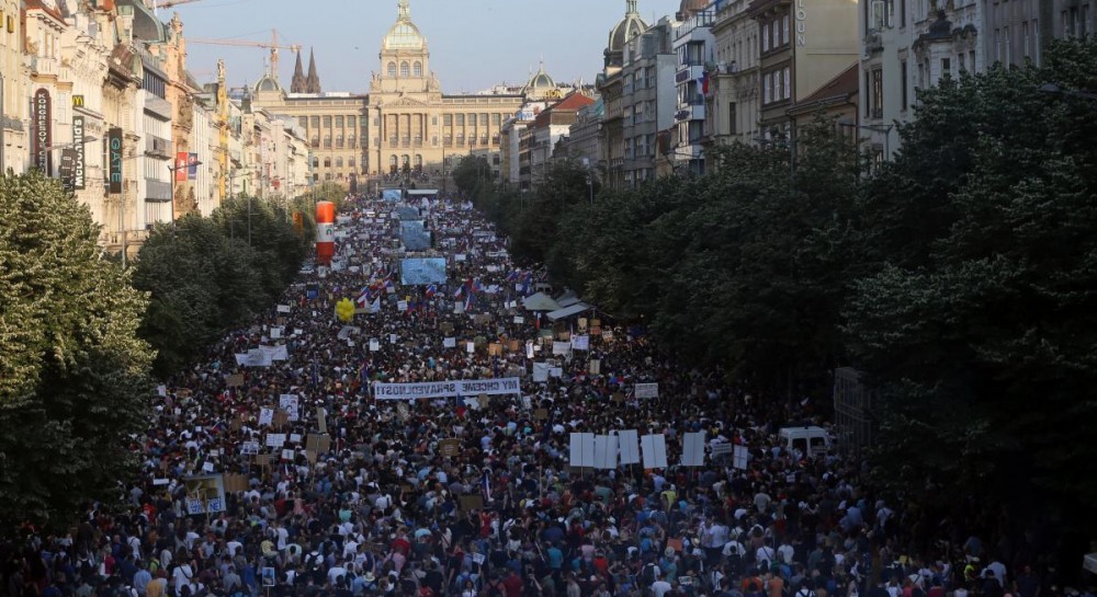 Anti-government protests in Prague - UNIAN Photoreport