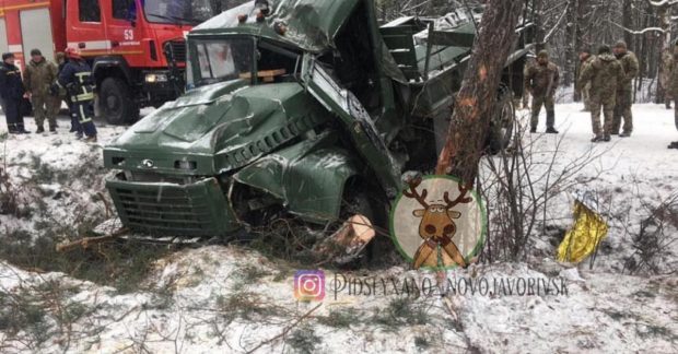 Military - Thirteen servicemen injured in road accident with military ...