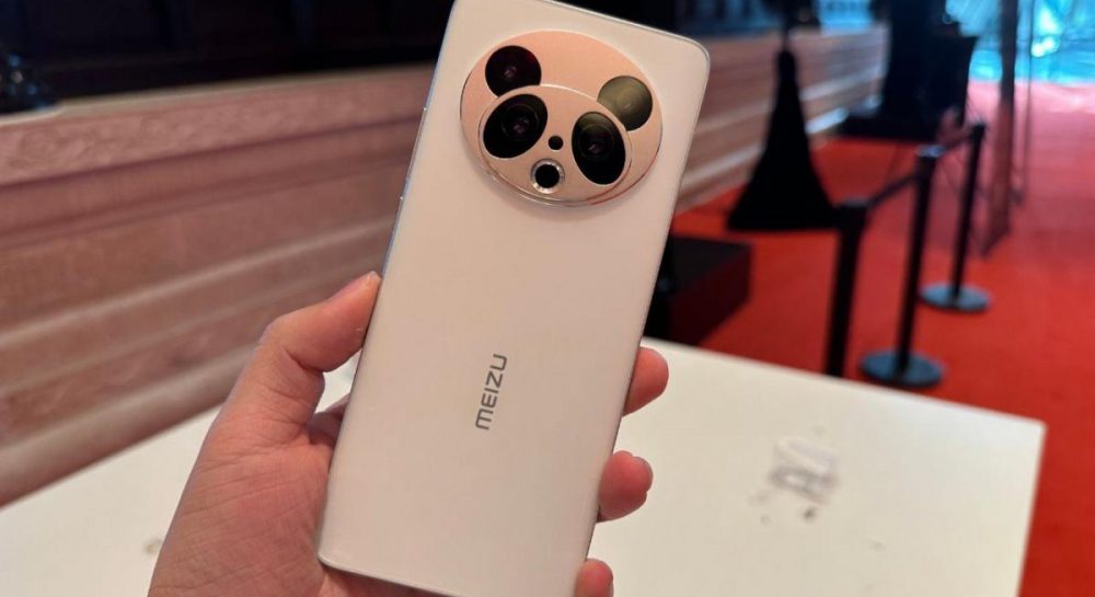Meizu показала смартфон з камерою у формі панди (фото) — УНІАН
