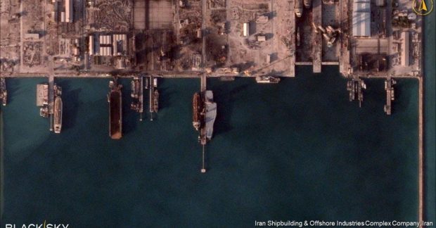 Shahid Bagheri: иранский носитель беспилотников впервые покинул порт ...