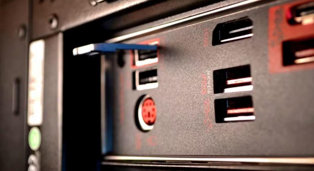 Чим відрізняється синій USB від червоного - який вибрати для швидкості